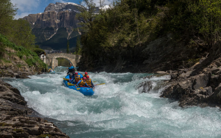 Rafting río Ara - Descensos de rafting Ordesa - Multiaventura Huesca